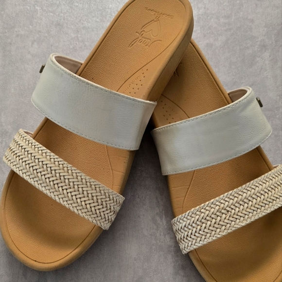 Shoes | Womens Cream Slide Sandals | Poshmark
